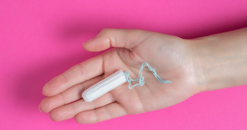 Néhány dolog, amit beszélj át a gyerekkel az első menstruáció kapcsán ...