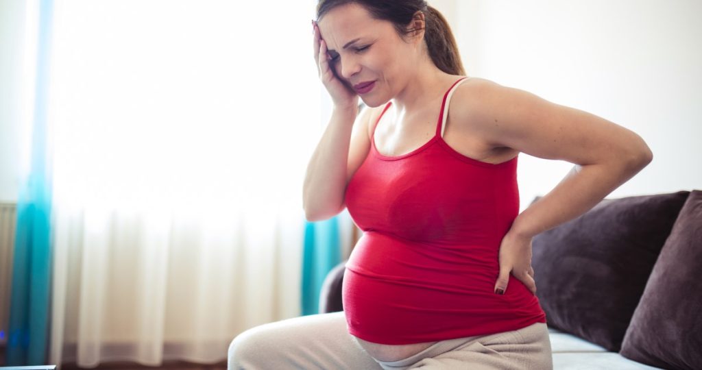 Fáj a hátam, beindult a szülés?