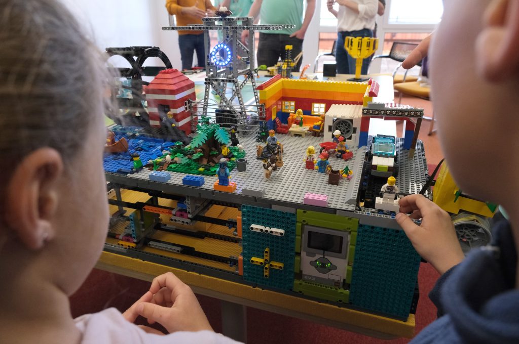 Nemzetközi versenyen a magyar robotika csapat